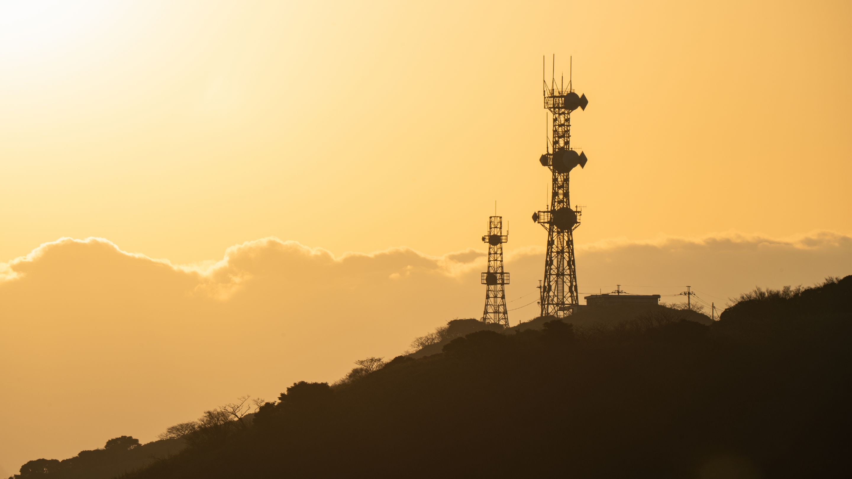 AESA and traditional antenna testing | Rohde & Schwarz