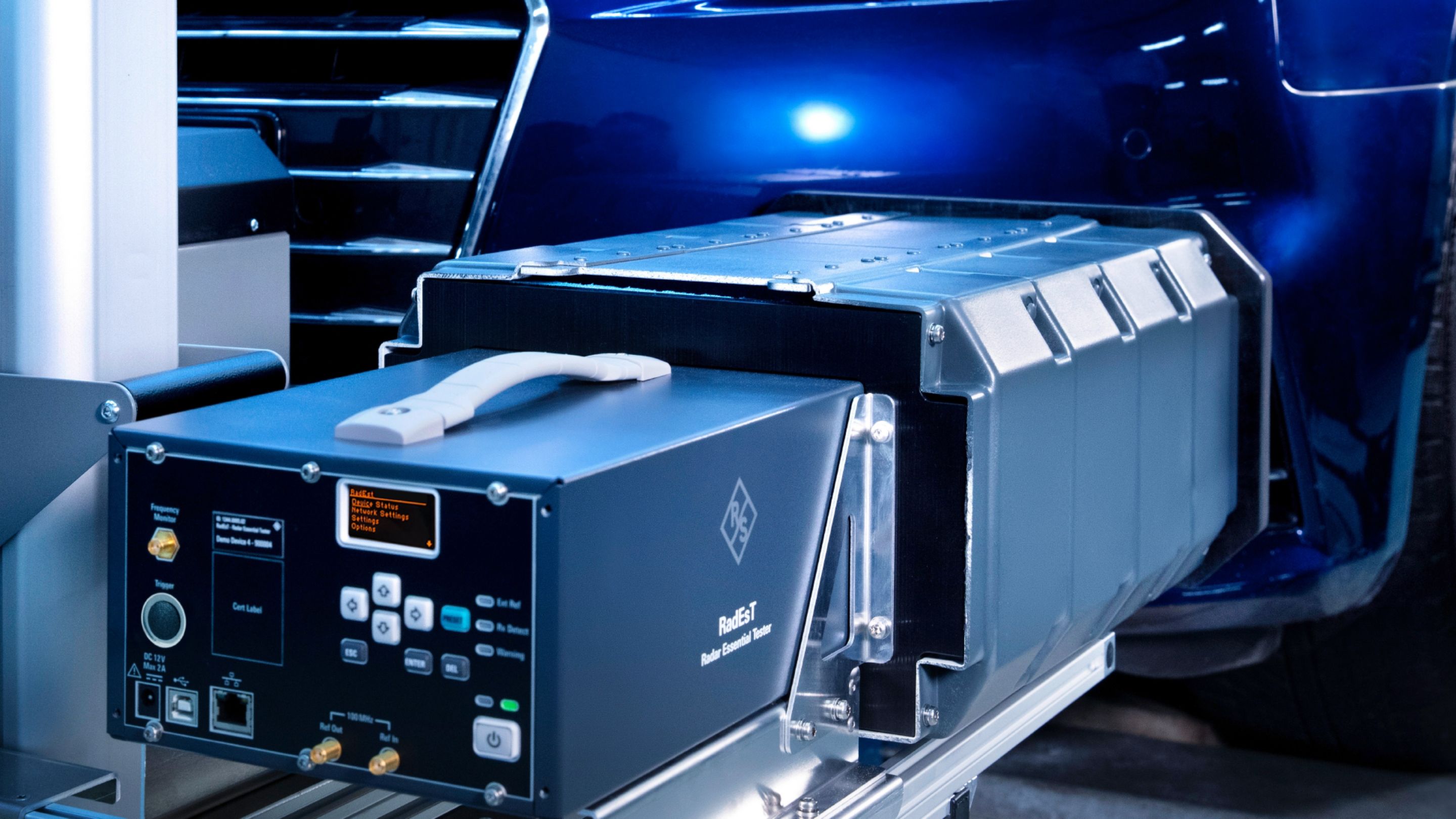 ADAS testing during periodic technical inspection | Rohde & Schwarz