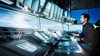 Civil air traffic control | Rohde & Schwarz