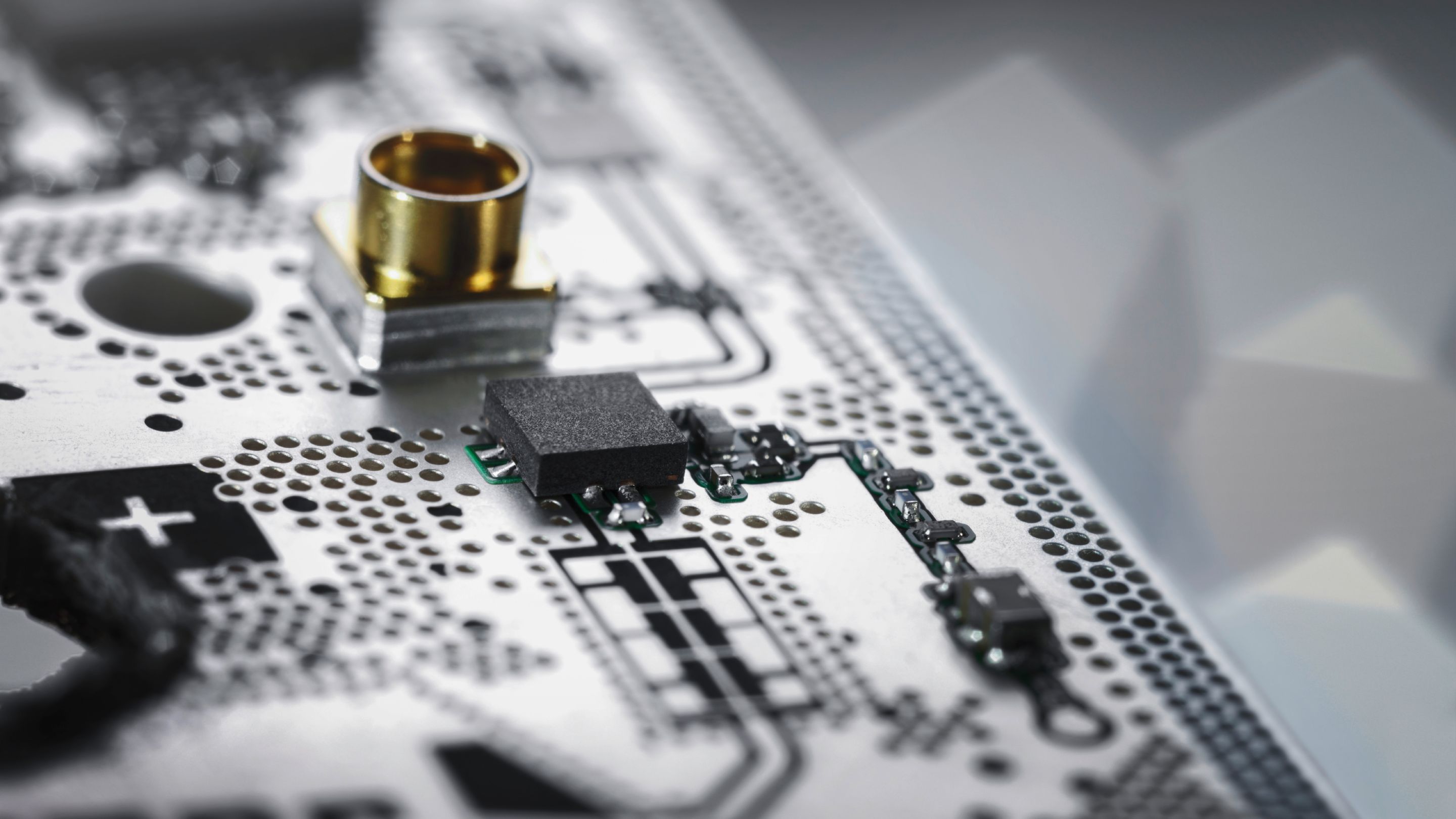 Measurement of Harmonics using Spectrum Analyzers | Rohde & Schwarz