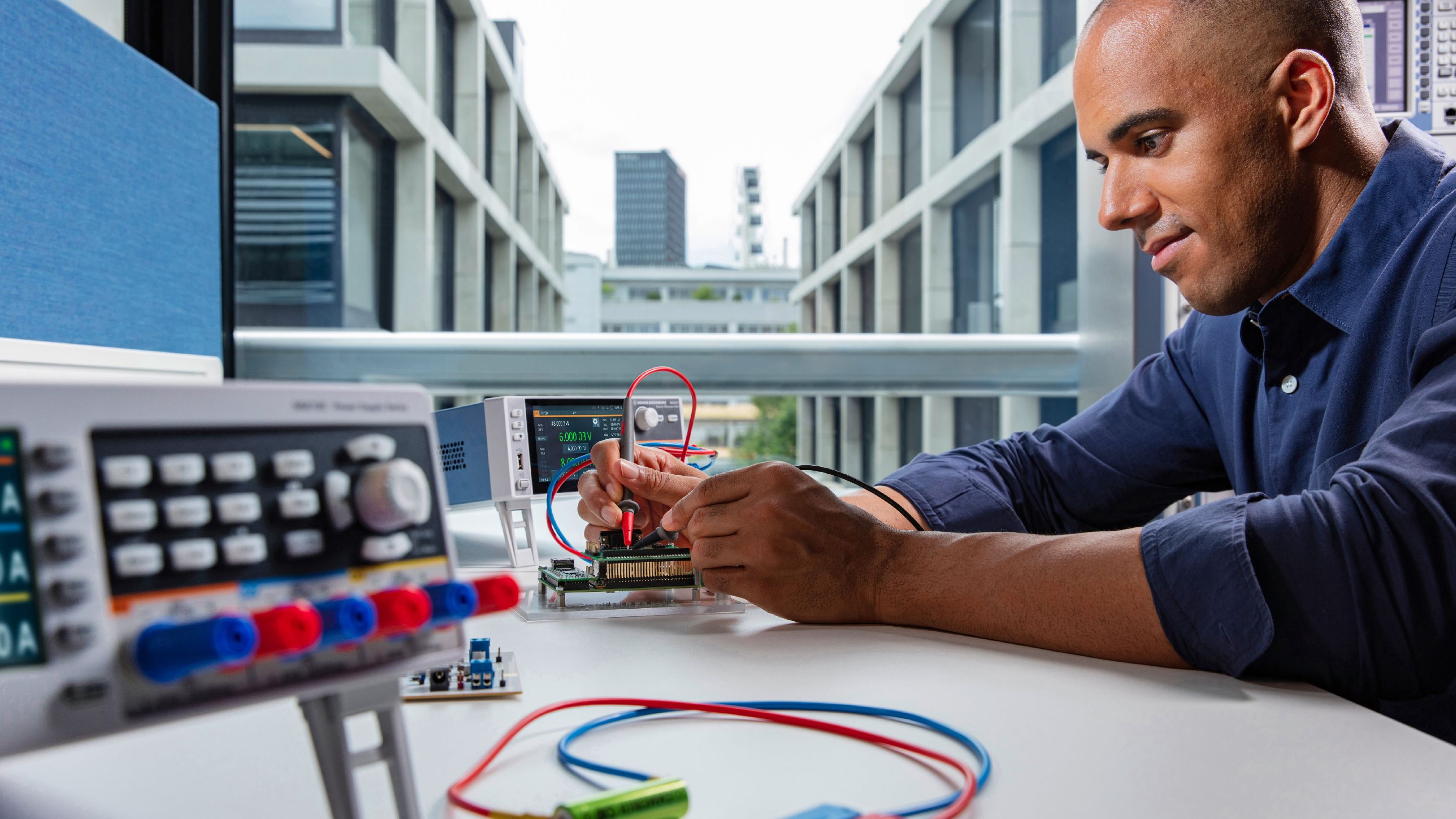 How to measure power consumption of a device | Rohde & Schwarz